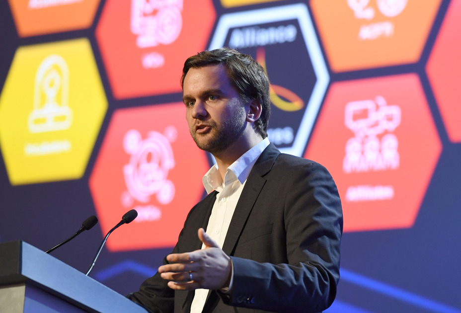Nissan executives speak at CAR MBS 2018