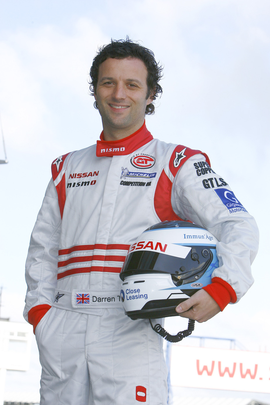 NISSAN GT-R debuts in the FIA GT Championship