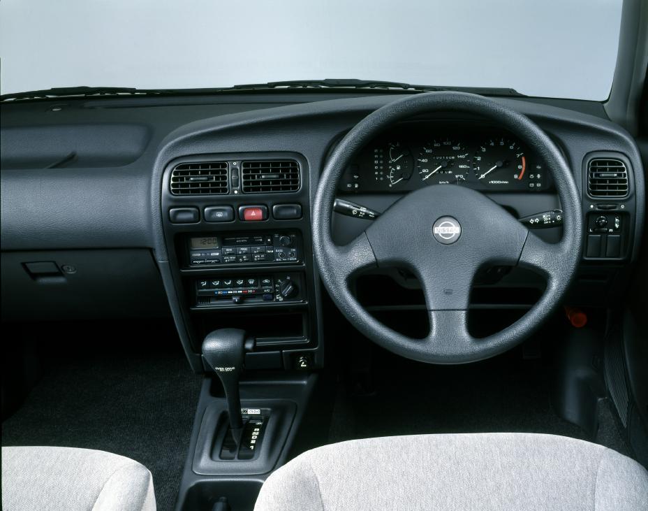 1990_02_NISSAN_PRIMERA_P10