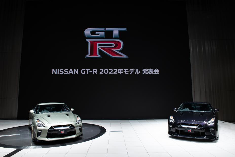 New Japan-market Nissan GT-R unveiled