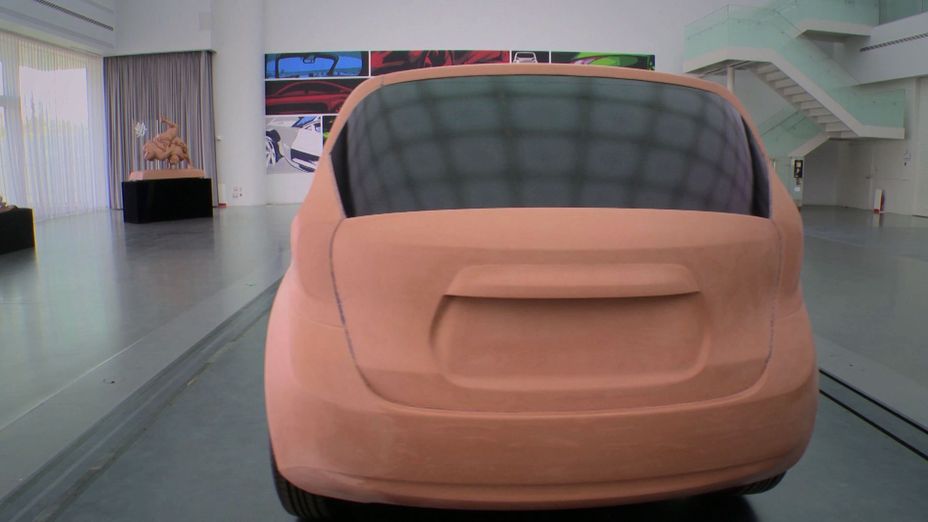 NISSAN REDEFINES SMALL CAR DESIGN WITH THE NEW NOTE