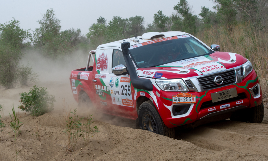 Nissan Navara wins 2019 Taklimakan Rally