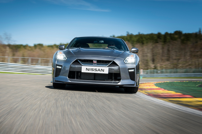 2017 Nissan GT-R (Dark Metal Gray)