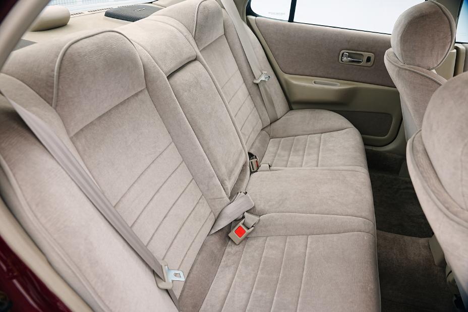 1993 Nissan Altima: Nissan’s ‘Goldilocks’ of midsize sedans