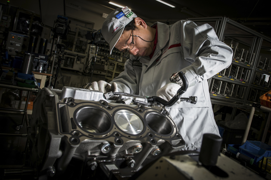 2017 Nissan GT-R: Precision craftsmanship in every engine