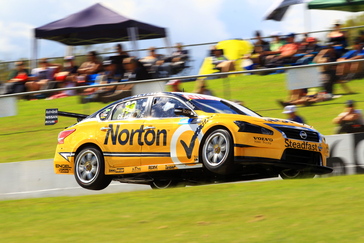 Nissan Altima a Familiar Sight for American Race Fans as V8 Supercars ...