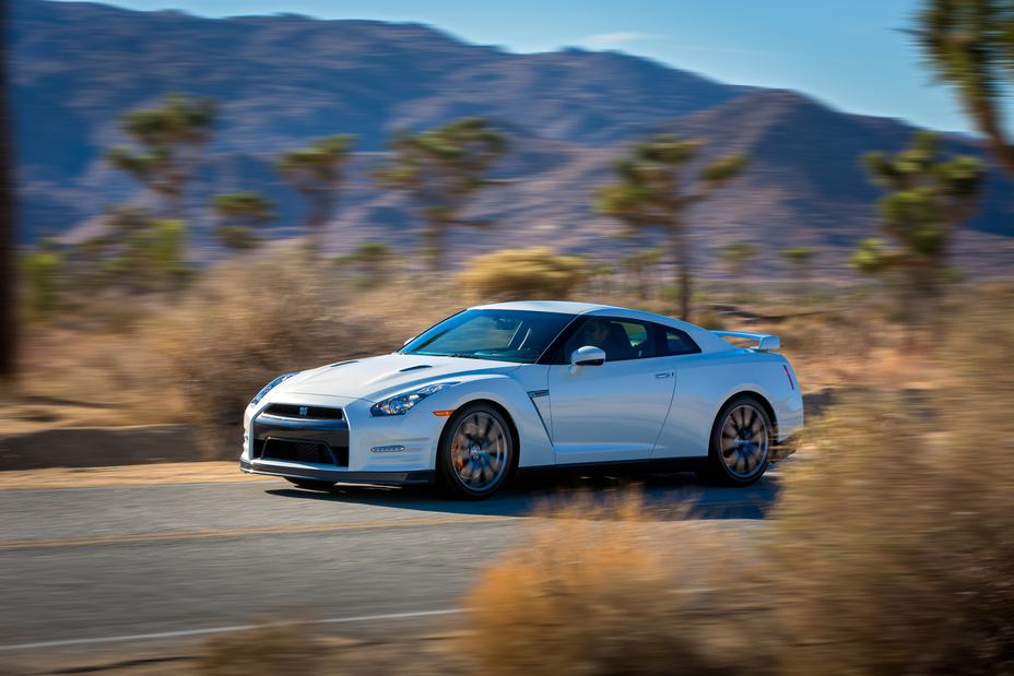 2014 Nissan GT-R Press Kit