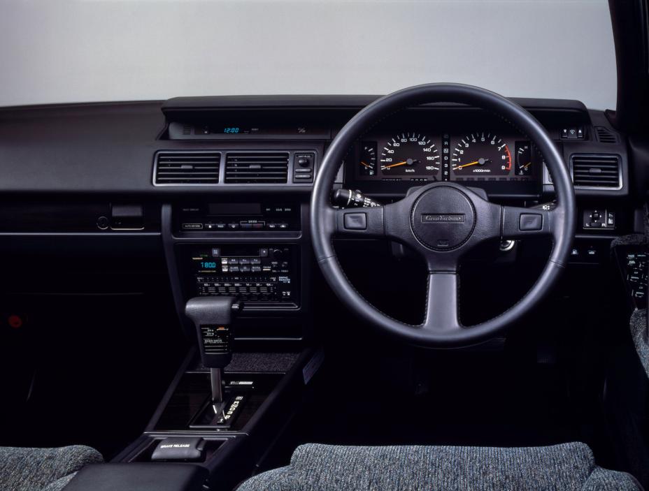 1989_06_Nissan_Cedric_Y31
