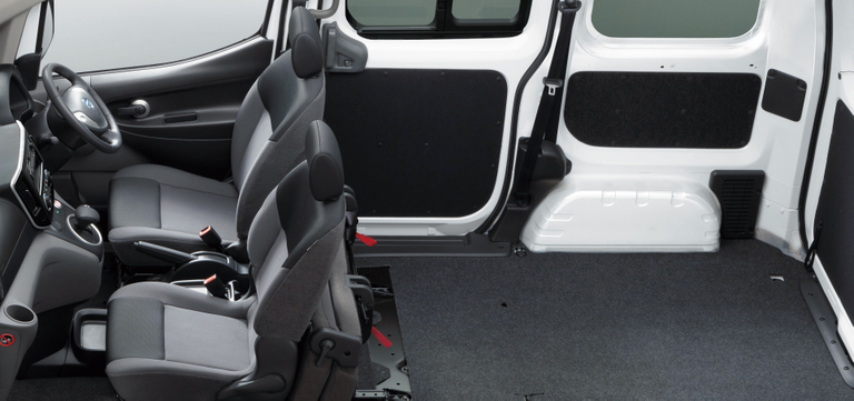 日産 e-NV200_ME0_仕様向上1804