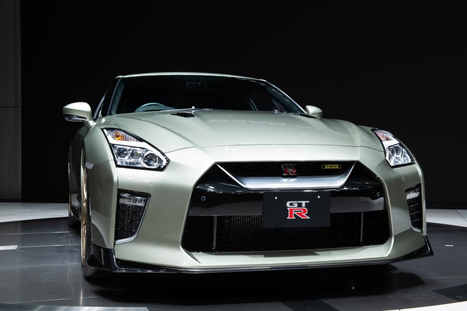 New Japan-market Nissan GT-R unveiled