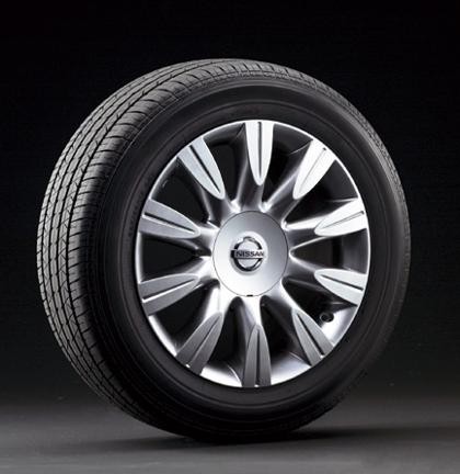 Nissan Cima 17-inch Aluminum Wheel