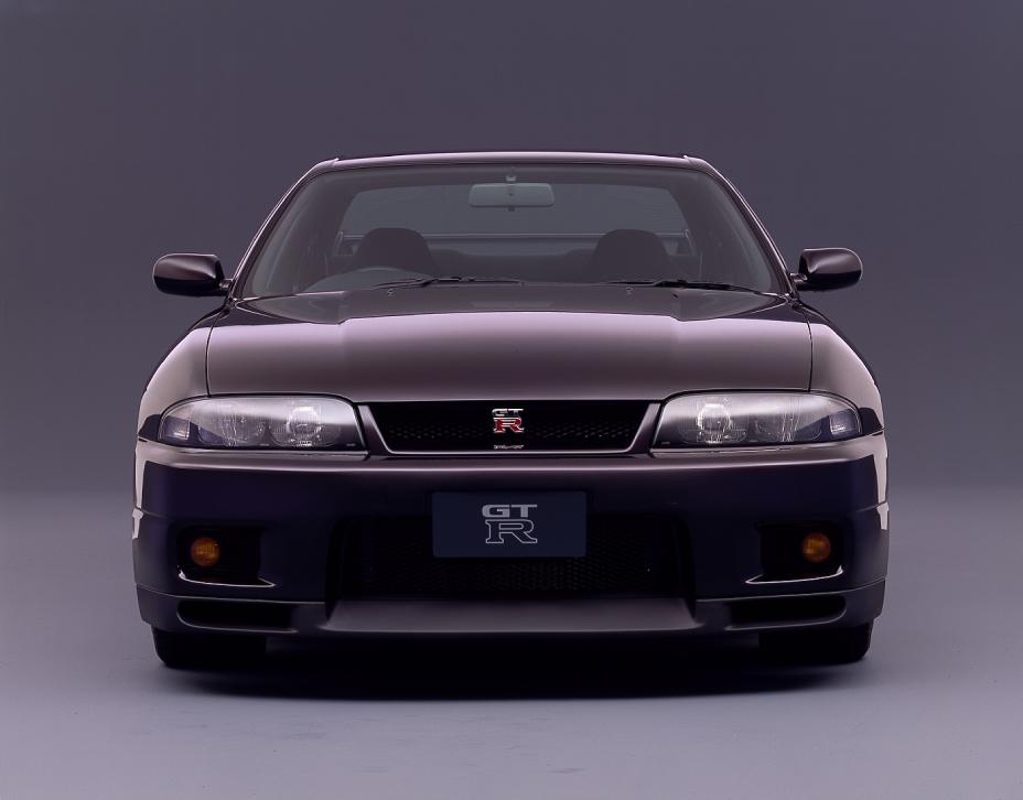 1995_01_NISSAN_SKYLINE_GT-R_BCNR33