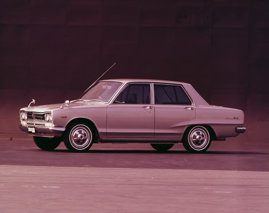 1971_09_NISSAN_SKYLINE_1500_SPORTY_GL_C10