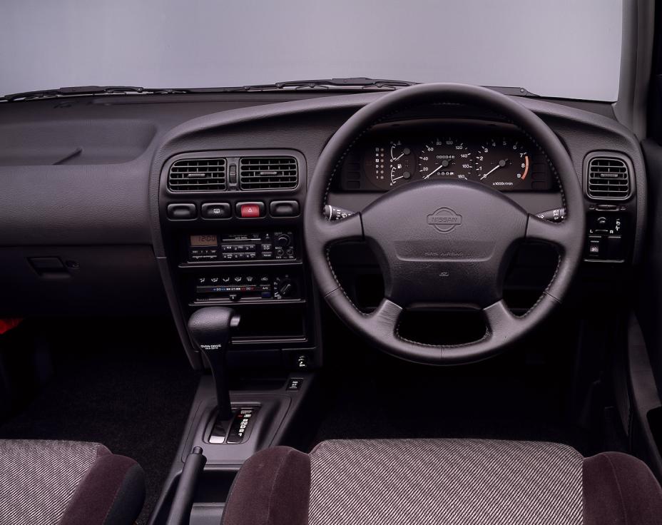 1994_09_NISSAN_PRIMERA_P10