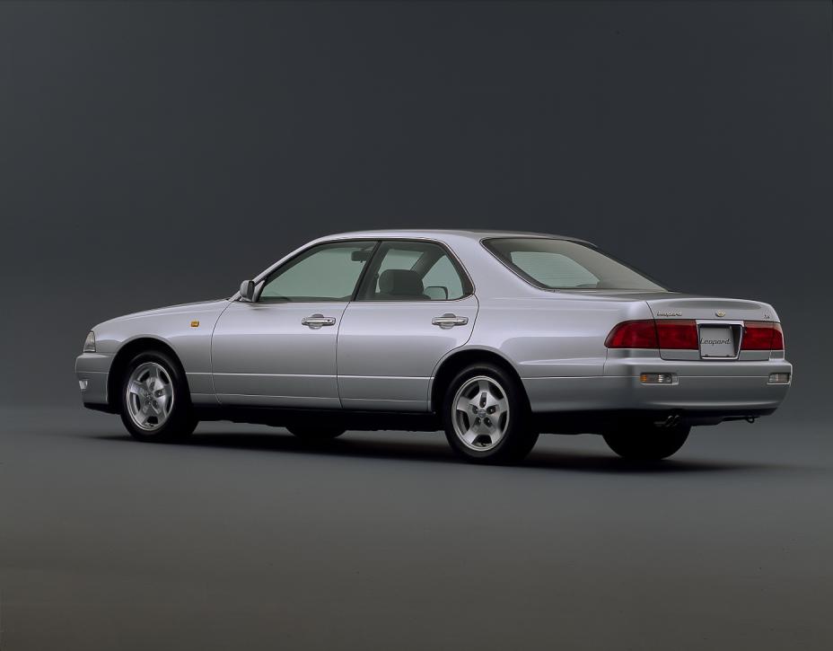 1996_03_NISSAN_LEOPARD_JY33