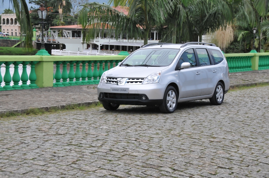 Nissan Grand Livina Traz Flexibilidade e Requinte