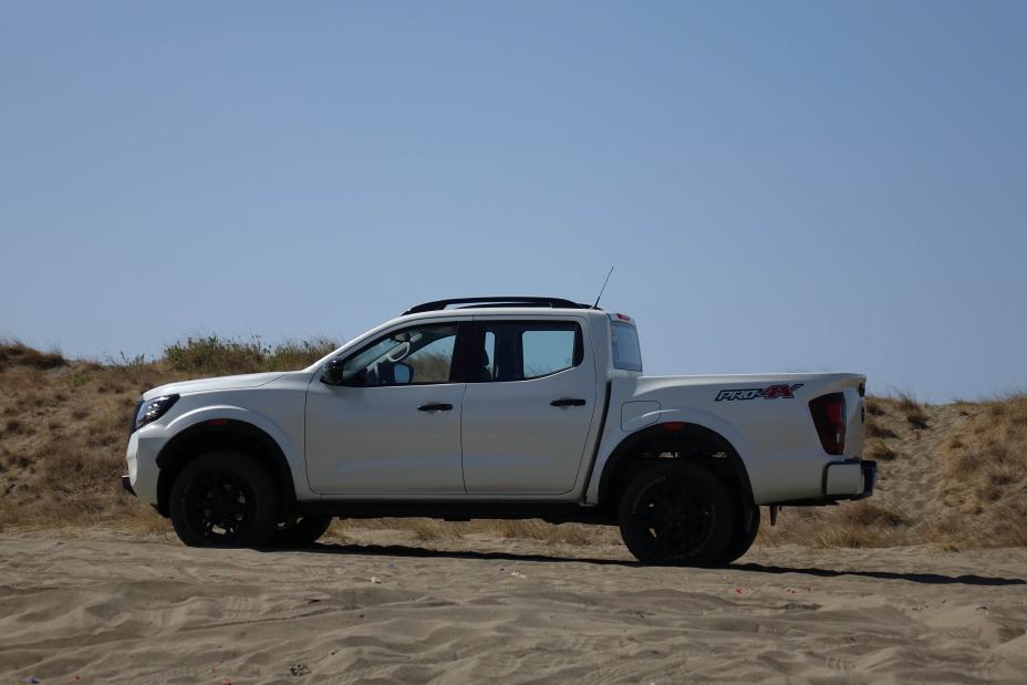 Nissan Navara PRO-4X Exterior 7