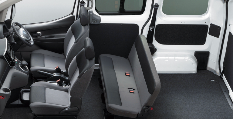 日産 e-NV200_ME0_仕様向上1804