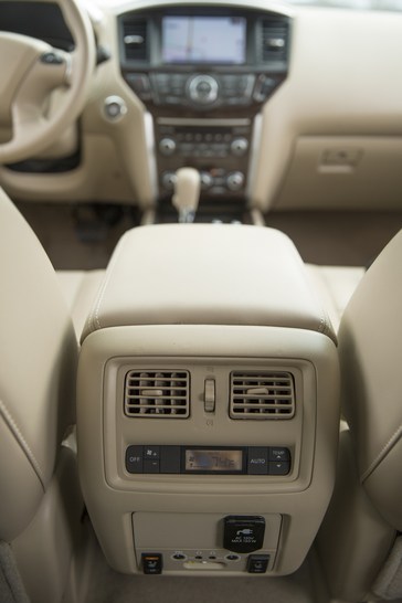 2015 Nissan Pathfinder Press Kit