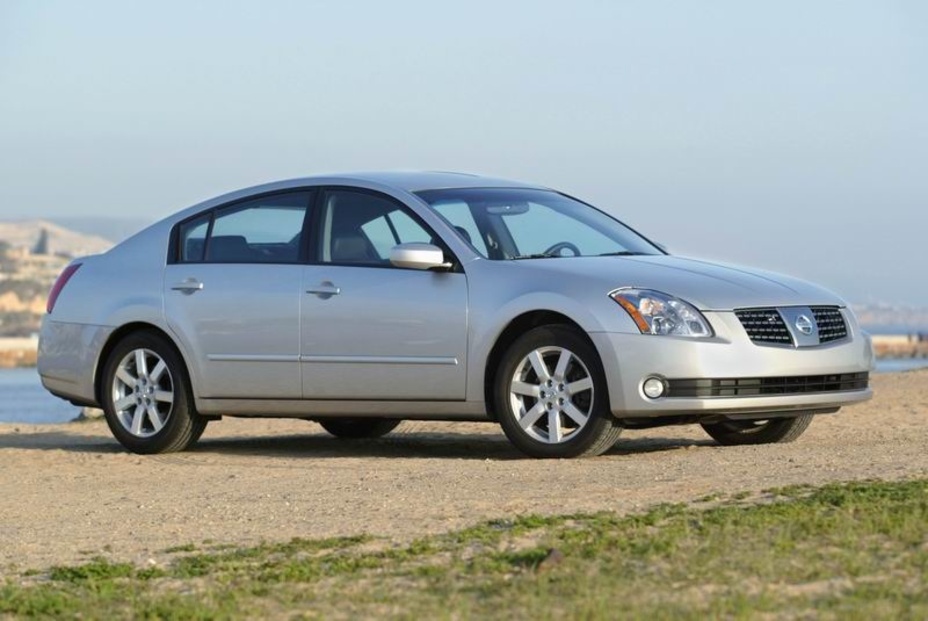 2004 Nissan Maxima Press Kit