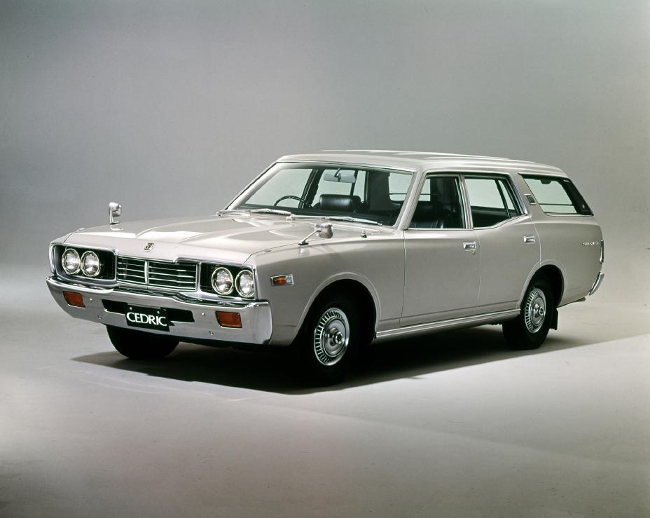 1975_06_NISSAN_CEDRIC_Van_deluxe_V330