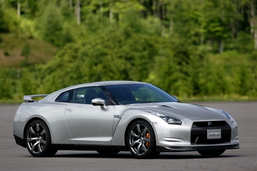 AWARD-WINNING NISSAN GT-R ACHIEVES NEW RECORD LAP TIME AT NURBURGRING ...