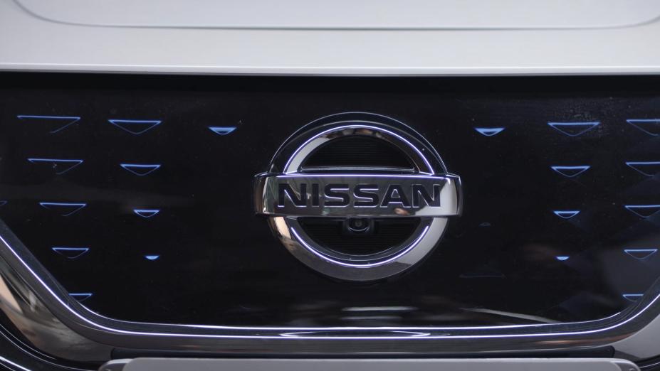 Nissan challenges conventions with Nissan LEAF drift stunt