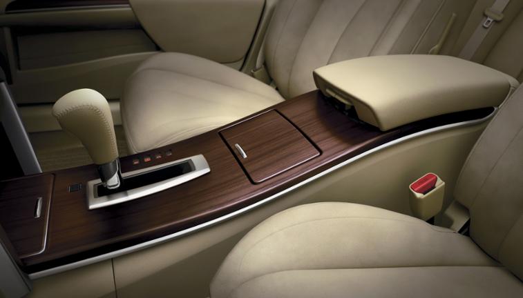 Nissan Teana Center console