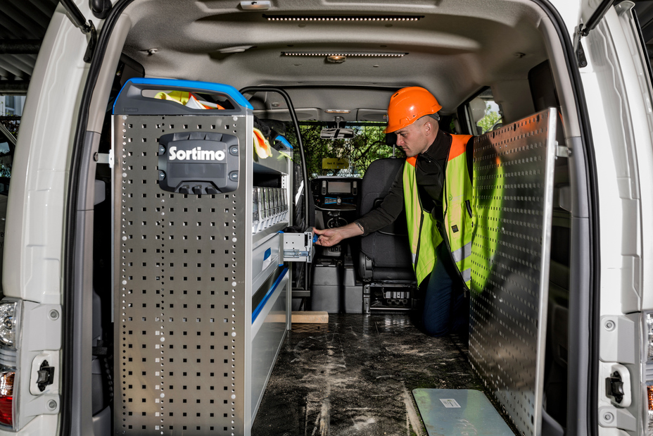 Nissan, Enel and Nuvve operate world’s first fully commercial vehicle ...