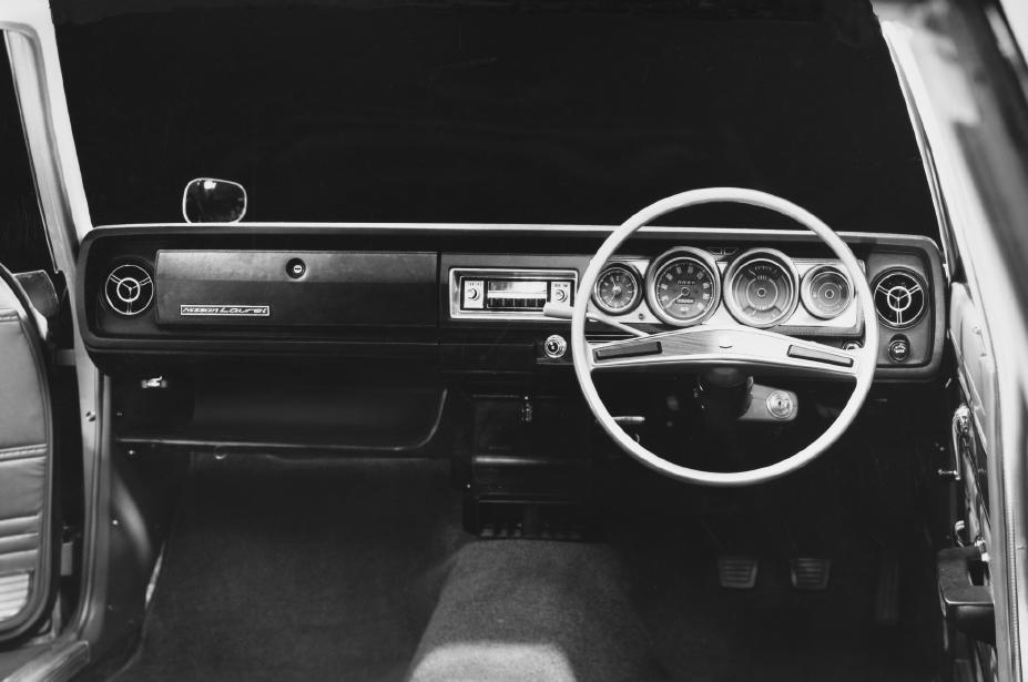 1968_03_NISSAN_LAUREL_C30