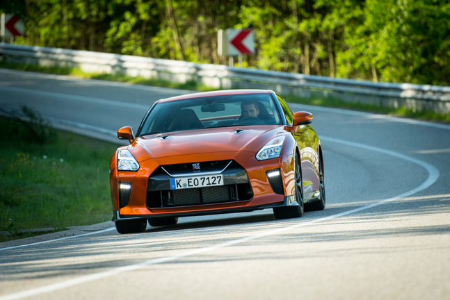 2017 Nissan GT-R (Katsura Orange)