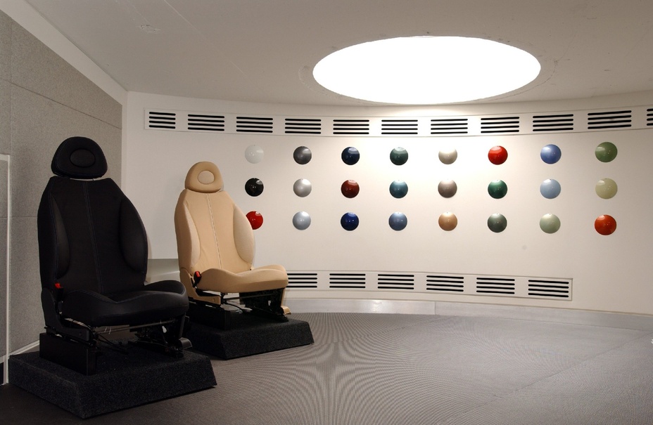 NISSAN OPENS NEW COLOUR STUDIO AT NISSAN DESIGN EUROPE