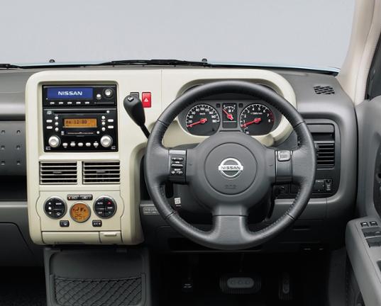 Nissan Cube EX (2WD)