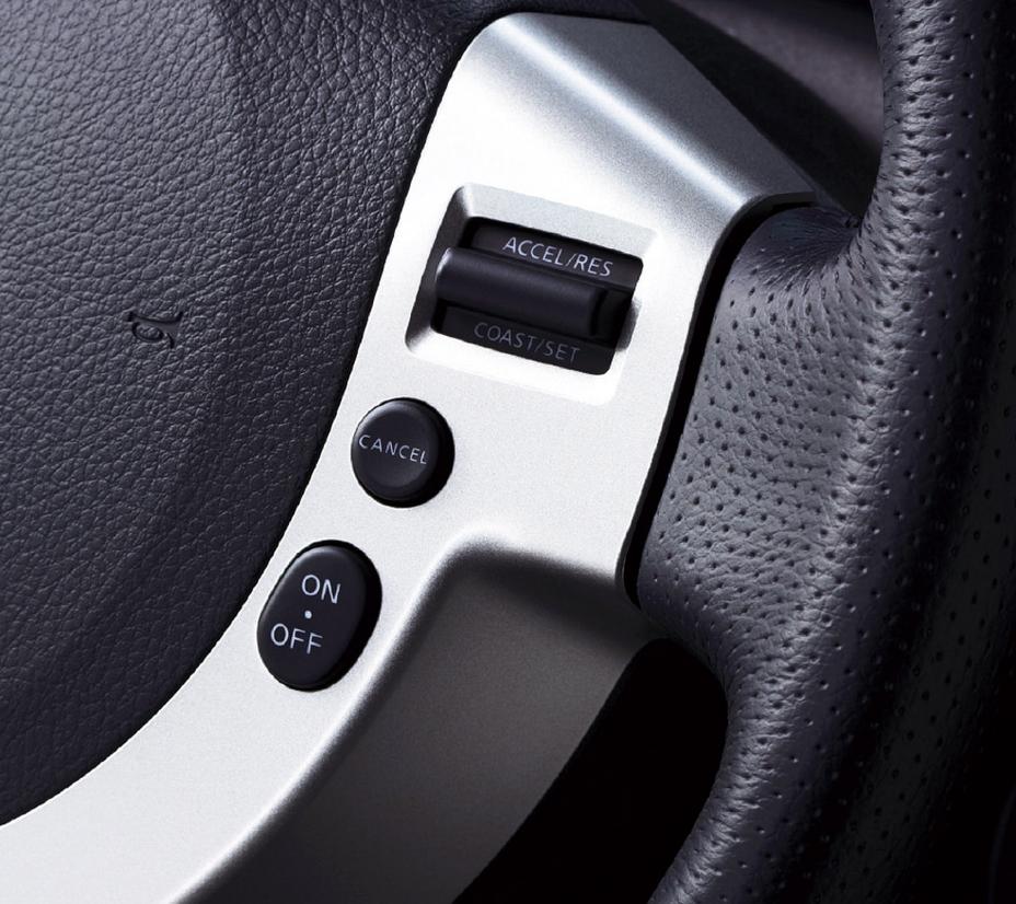 「エクストレイル」の特別仕様車「St」「Xt」を発売