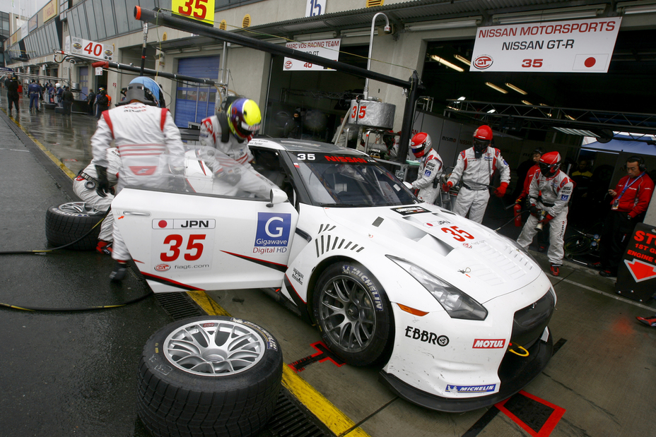 NISSAN GT-R finishes 9th in GT1 class at Oschersleben