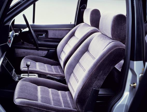 1984 Nissan Santana 2000Xi5 (A/T)