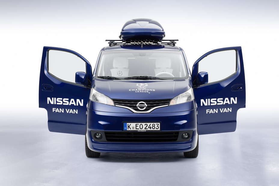 Im Nissan Evalia Fan Van zur UEFA Champions League