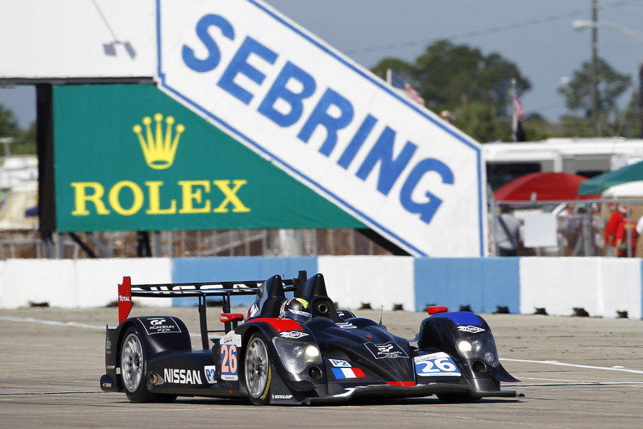 SIGNATECH NISSAN OUTSTANDING IN SEBRING QUALIFYING SESSION