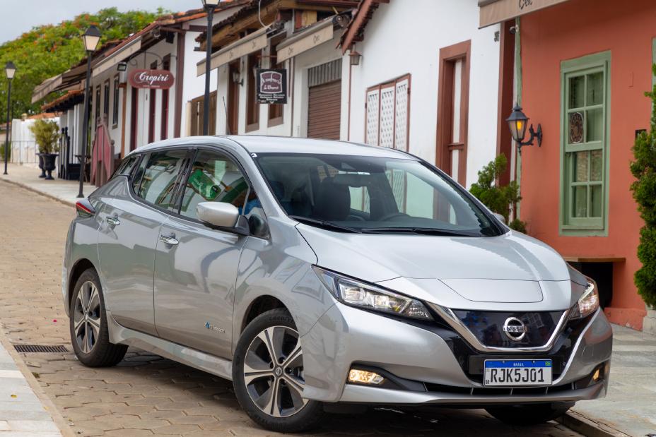 LEAF, o veículo 100% elétrico da Nissan, já está disponível no Centro-Oeste