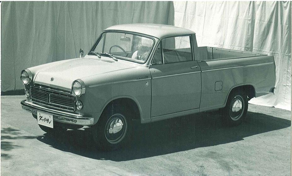 1961_Datsun_Pickup_320