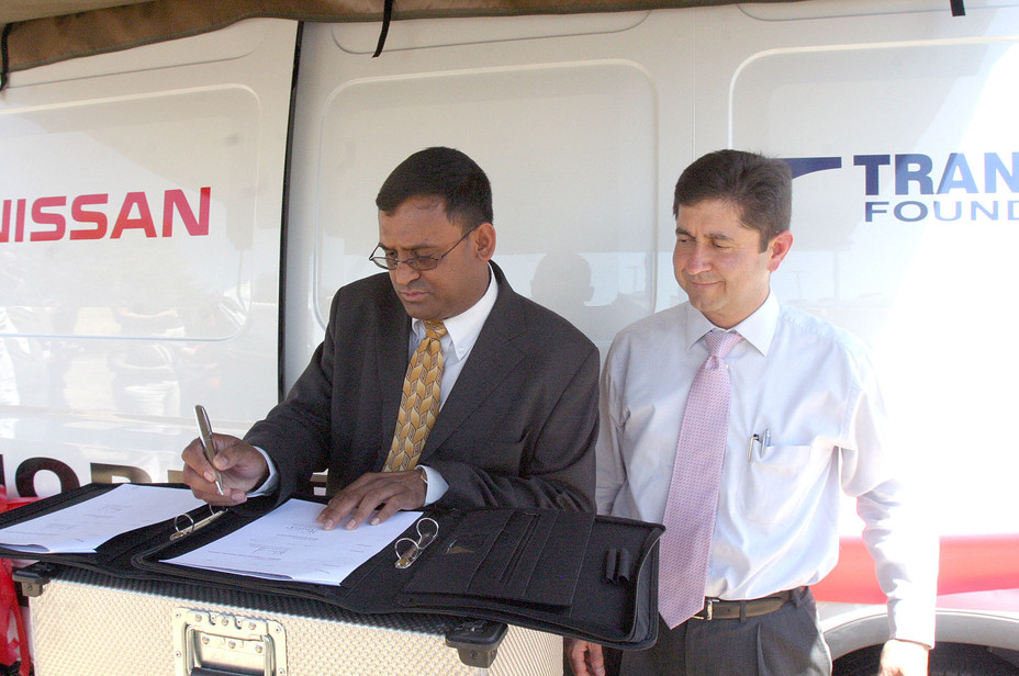 All eyes on Phelophera Health Care train Nissan SA donates mobile eye ...