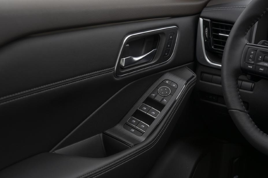 2021 Nissan Rogue – interior images