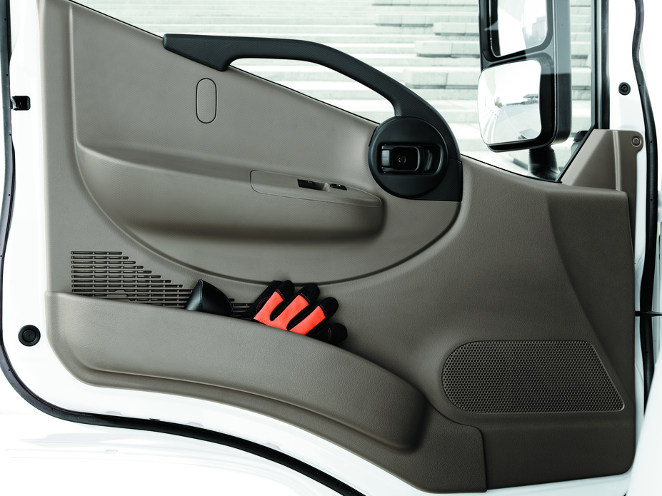 Production Of The All New Nissan NT500 Truck Begins in Spain