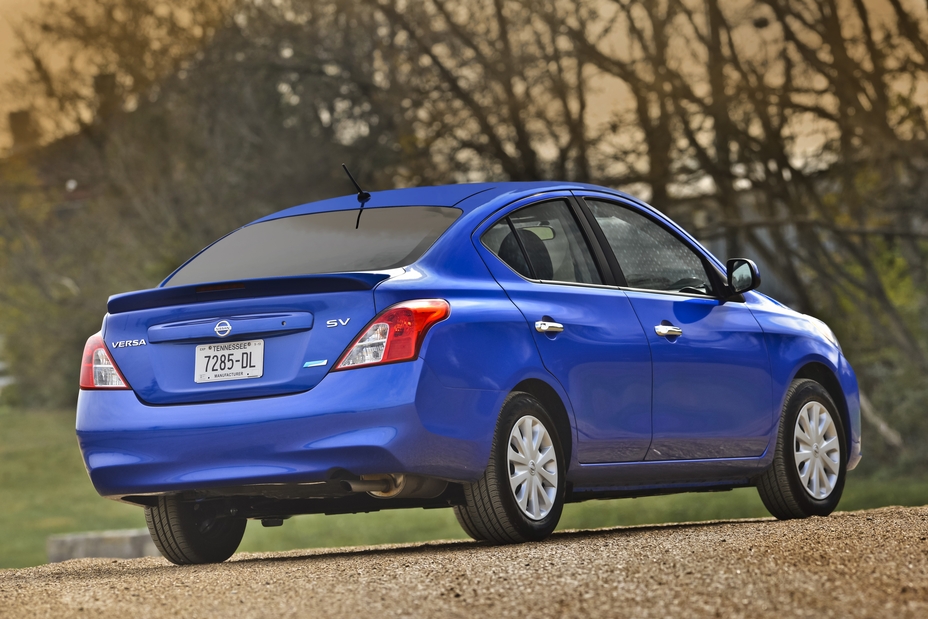 Miles Per Gallon Nissan Versa