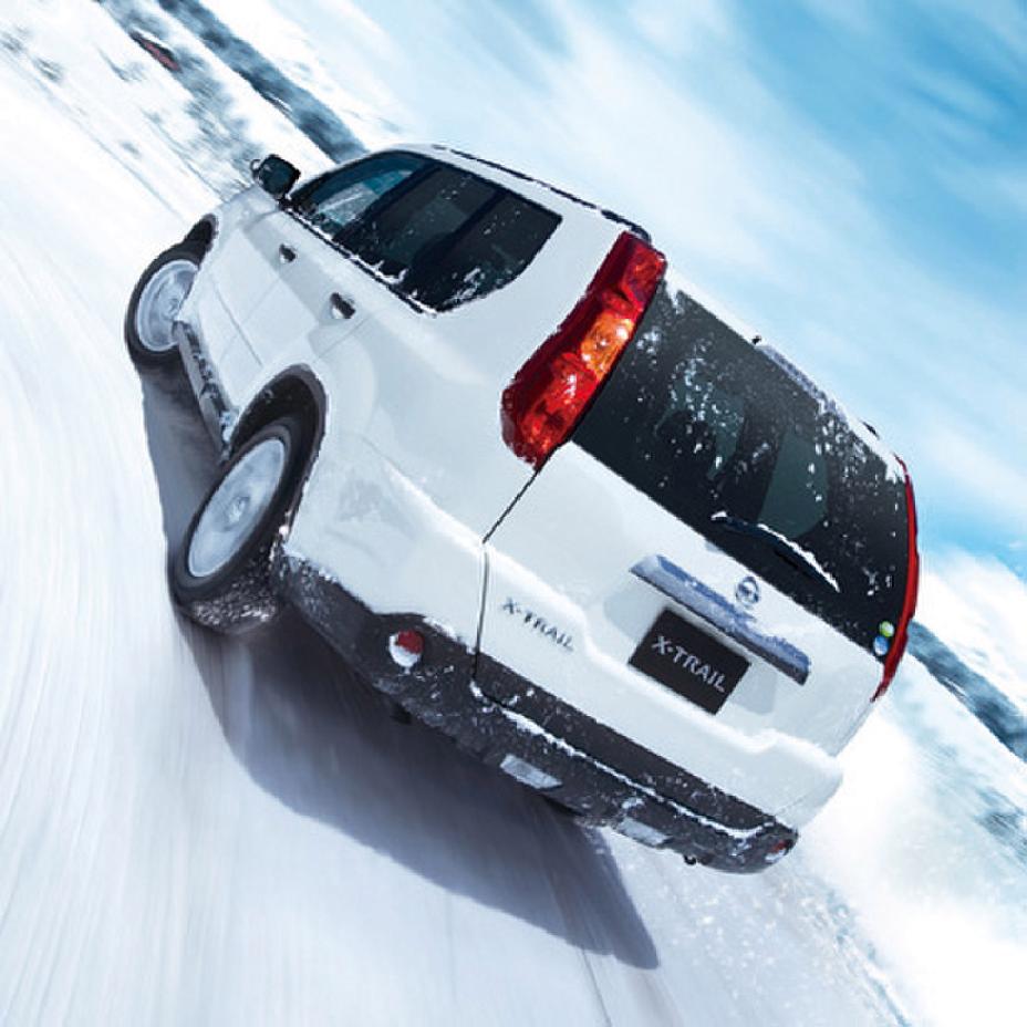 「エクストレイル」の特別仕様車「St」「Xt」を発売