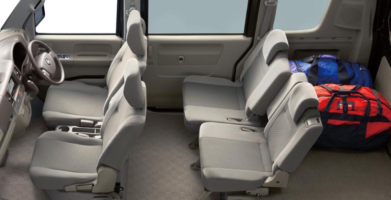 Nissan NV100 CLIPPER RIO Seat arrangement