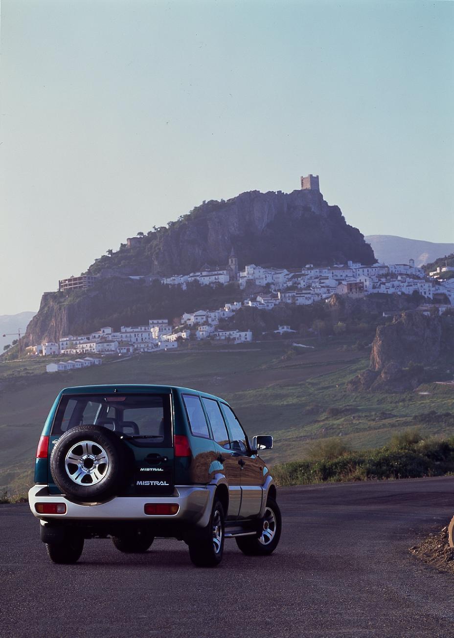1994_06_NISSAN_MISTRAL_aka_Terrano_II_R20_JPN_spec