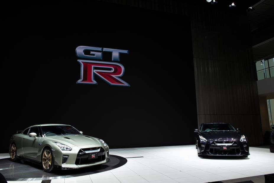 New Japan-market Nissan GT-R unveiled