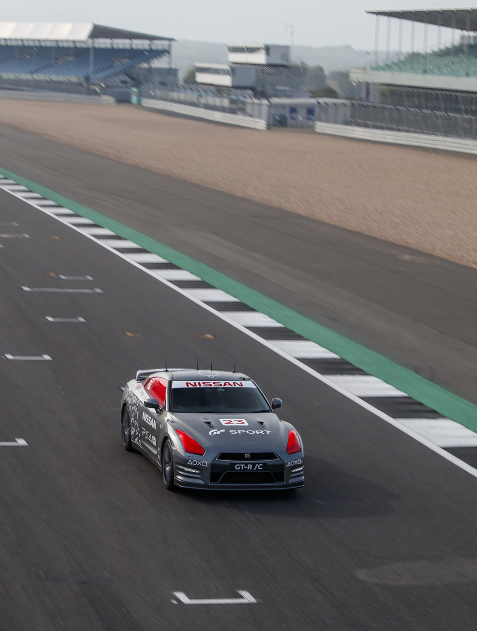 World-first PlayStation®-controlled Nissan GT-R achieves 130+mph run ...
