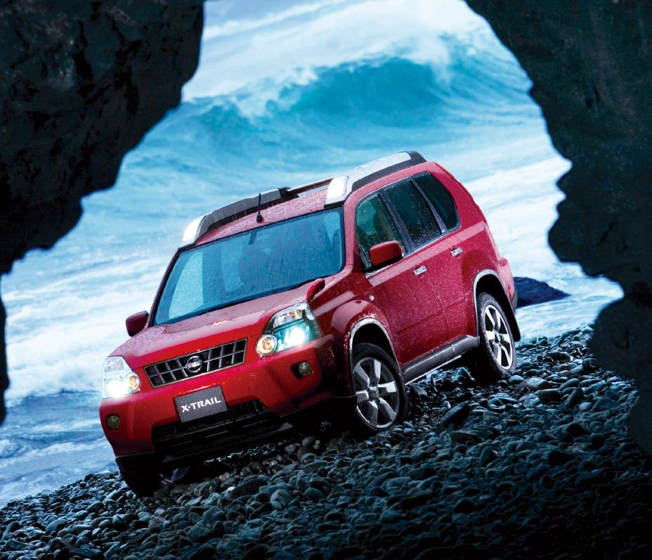 「エクストレイル」の特別仕様車「St」「Xt」を発売